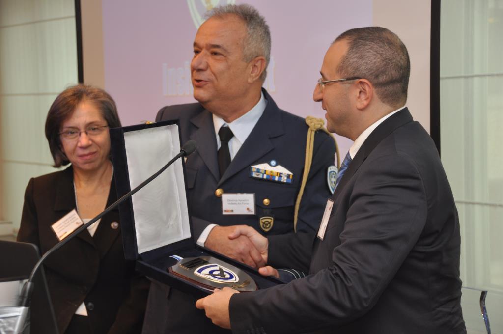 Η ΕΛΛΗΝΙΚΗ ΠΟΛΕΜΙΚΗ ΑΕΡΟΠΟΡΙΑ ΠΑΡΑΛΑΜΒΑΝΕΙ ΣΤΙΣ ΒΡΥΞΕΛΛΕΣ ΤΟ 1ο ΒΡΑΒΕΙΟ ...